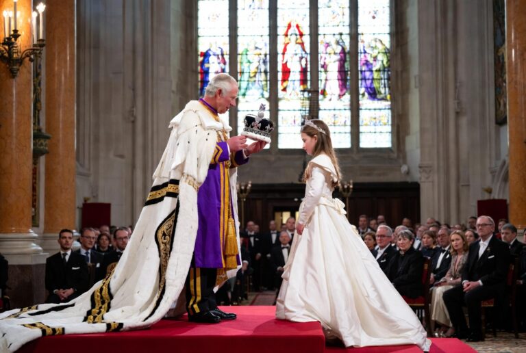 SHOCKING MOMENT Caught on Camera: King Charles Secretly Places Crown on ...